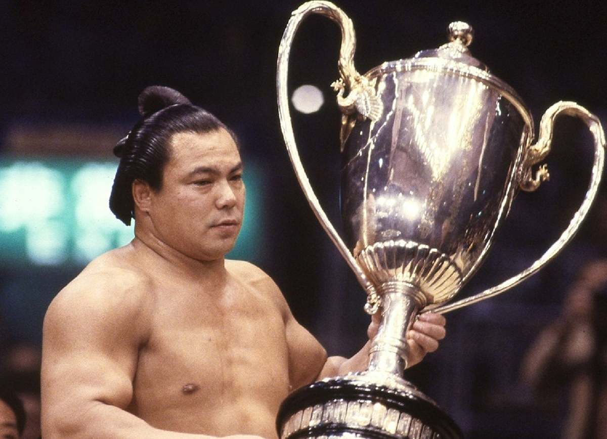 The Sumo Scene / Grand Sumo Tournament Wrestlers Find Power in Local ...