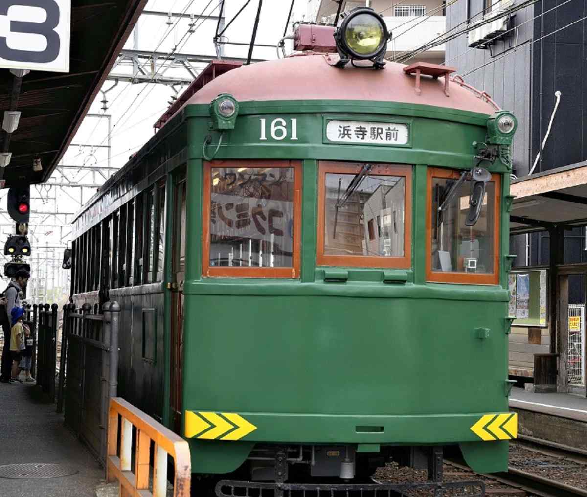 Oldest Train in Service in Japan Has Temporary Run in Osaka; No Air ...