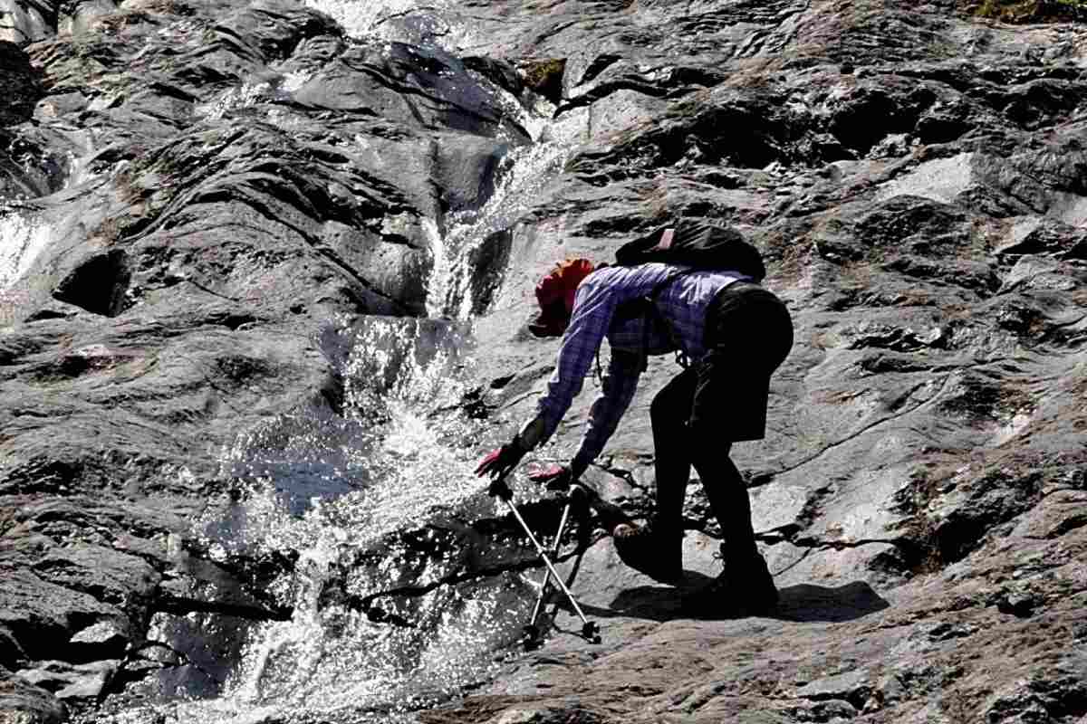 ‘Phantom Waterfalls’ Made from Melting Snow Appear at Area of Mt. Fuji ...