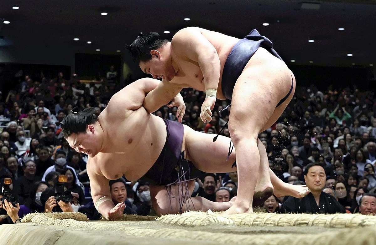 Sumo: Hoshoryu Captures New Year Title in 3-Way Playoff - The Japan News