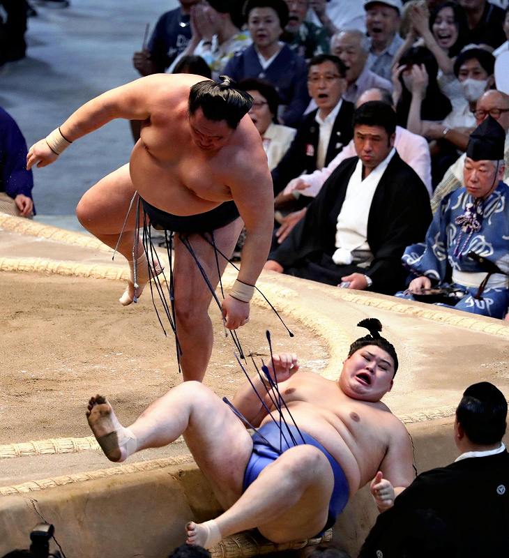 Onosato dealt stunning 3rd loss at Nagoya Grand Tournament - The Japan News