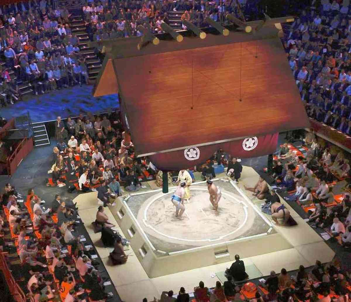 Sumo Returns to London’s Royal Albert Hall After 34 Years; Full House ...