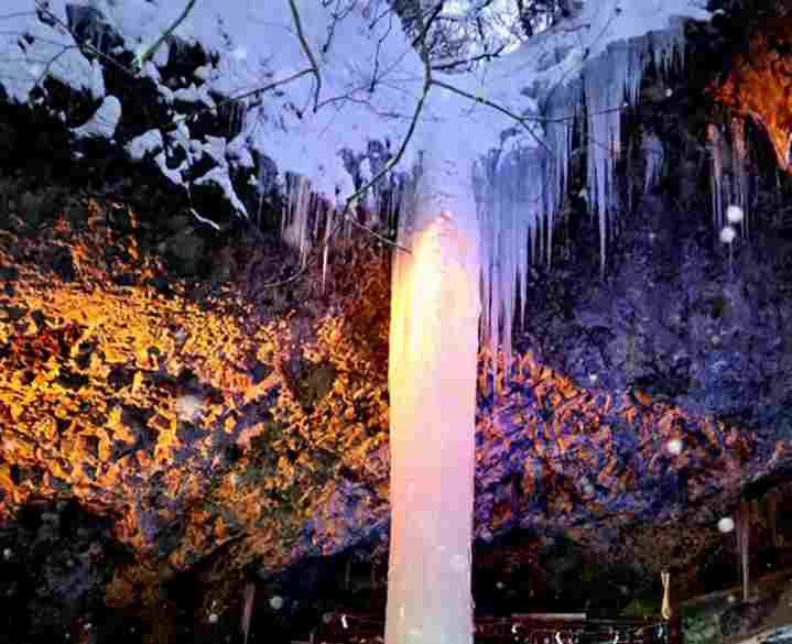 Pillar of light - The Japan News